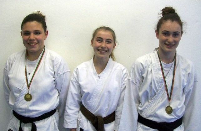 Arti Marziali - Raffica di medaglie per il Dragon's Karate - Newsbiella.it