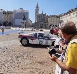 Lancia contro spettatori in piazza San Carlo, Lo Russo: "Sbagliato ...