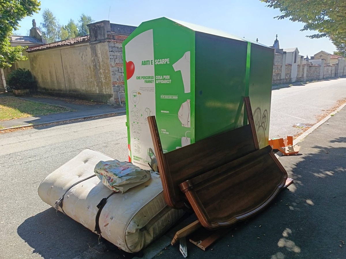 Biella, nuovo abbandono di rifiuti: la segnalazione arriva da Pavignano ...