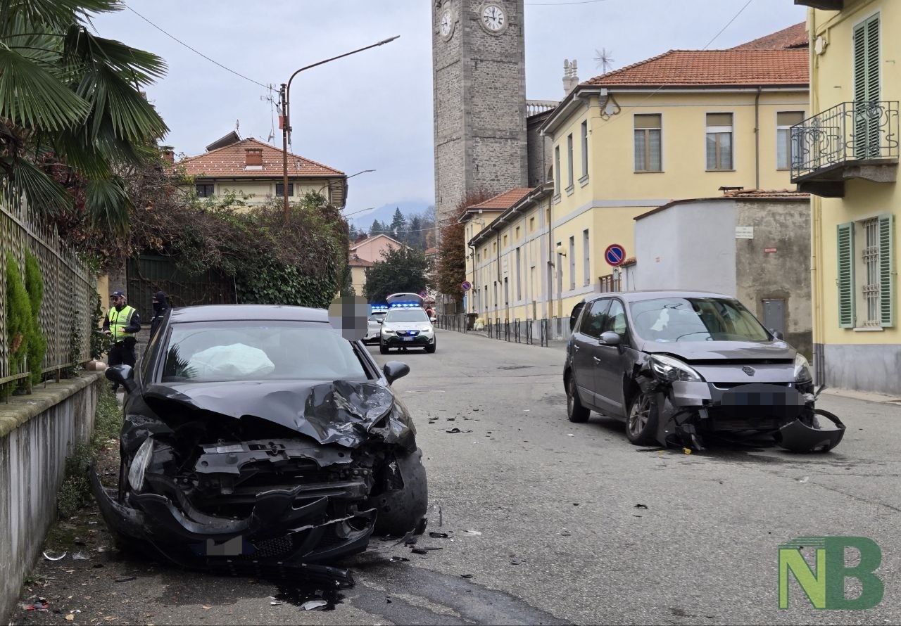 Scontro tra auto a Chiavazza FOTO - Newsbiella.it