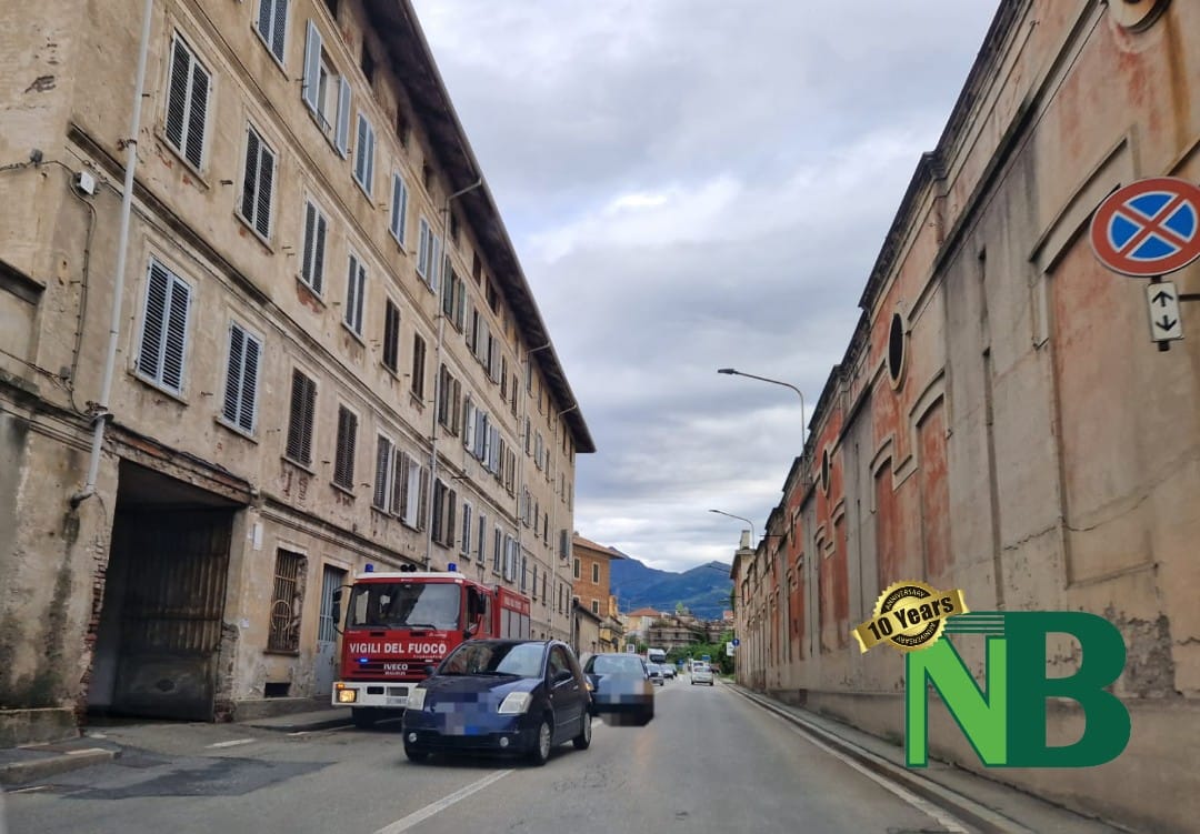 Biella, crolla il tetto di un garage: allarme in via Carso - Newsbiella.it
