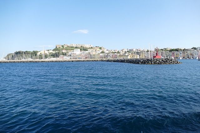 Traghetti e Aliscafi per Ischia - Newsbiella.it