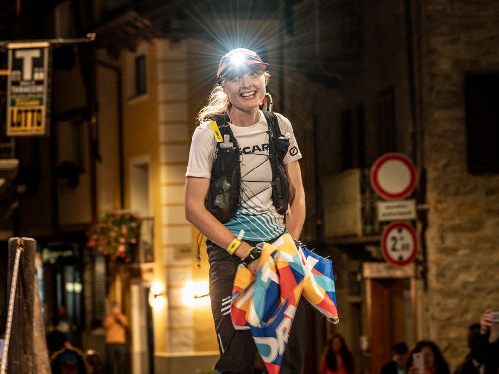 Emma Stuart è la prima donna al Tor des Géants, 2° la biellese Agnese ...
